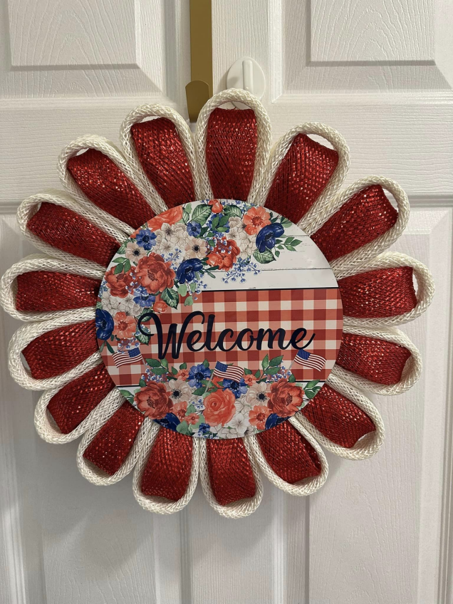 Wreath- Daisy Chain Petal with Sign – renaebray67